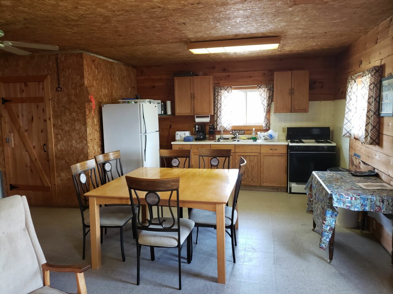 Cabin Rates | Trapper’s Point Camp | Fishing, Bear Hunting, Cabins ...